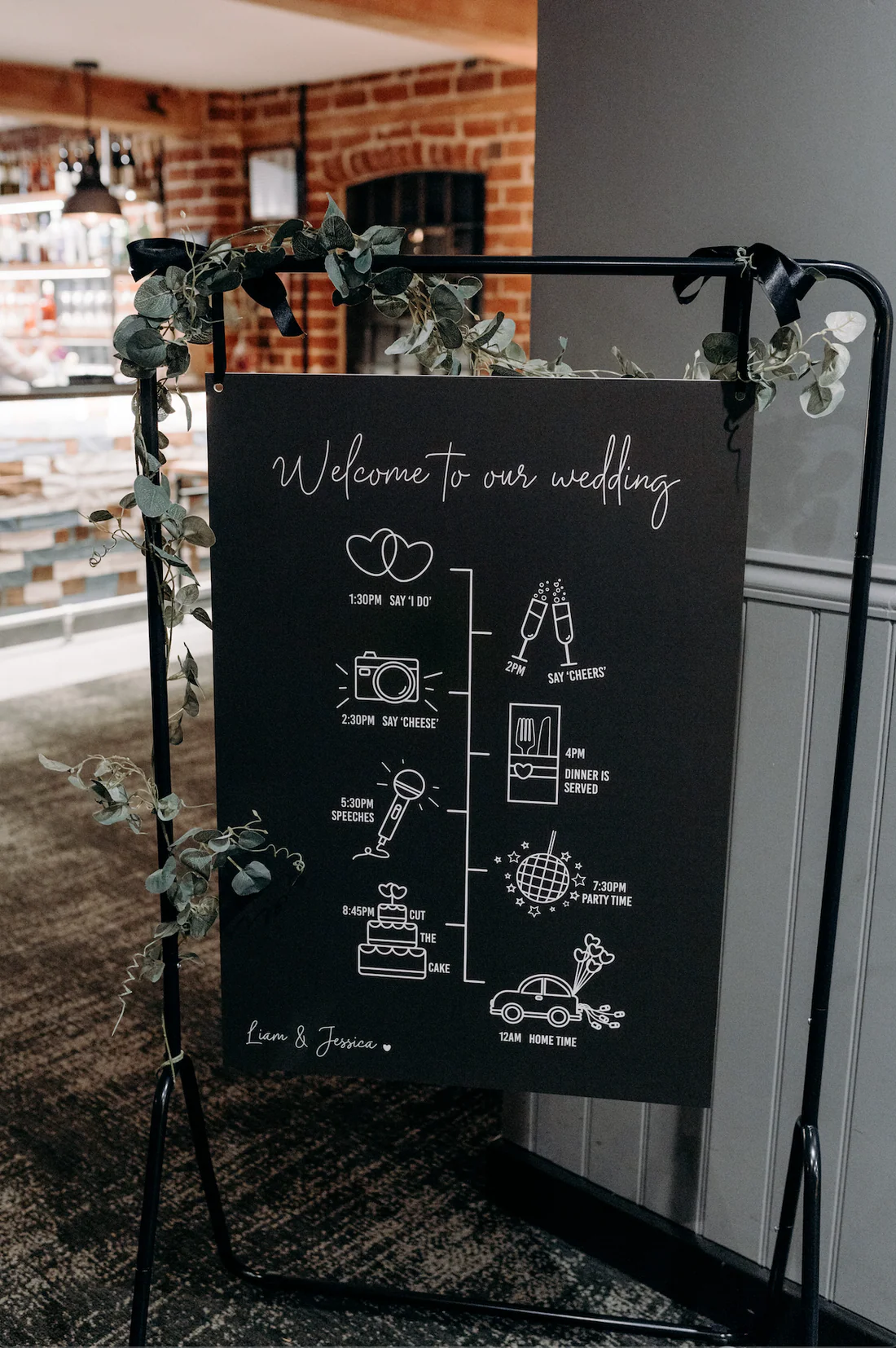 How to create the perfect wedding day timeline.